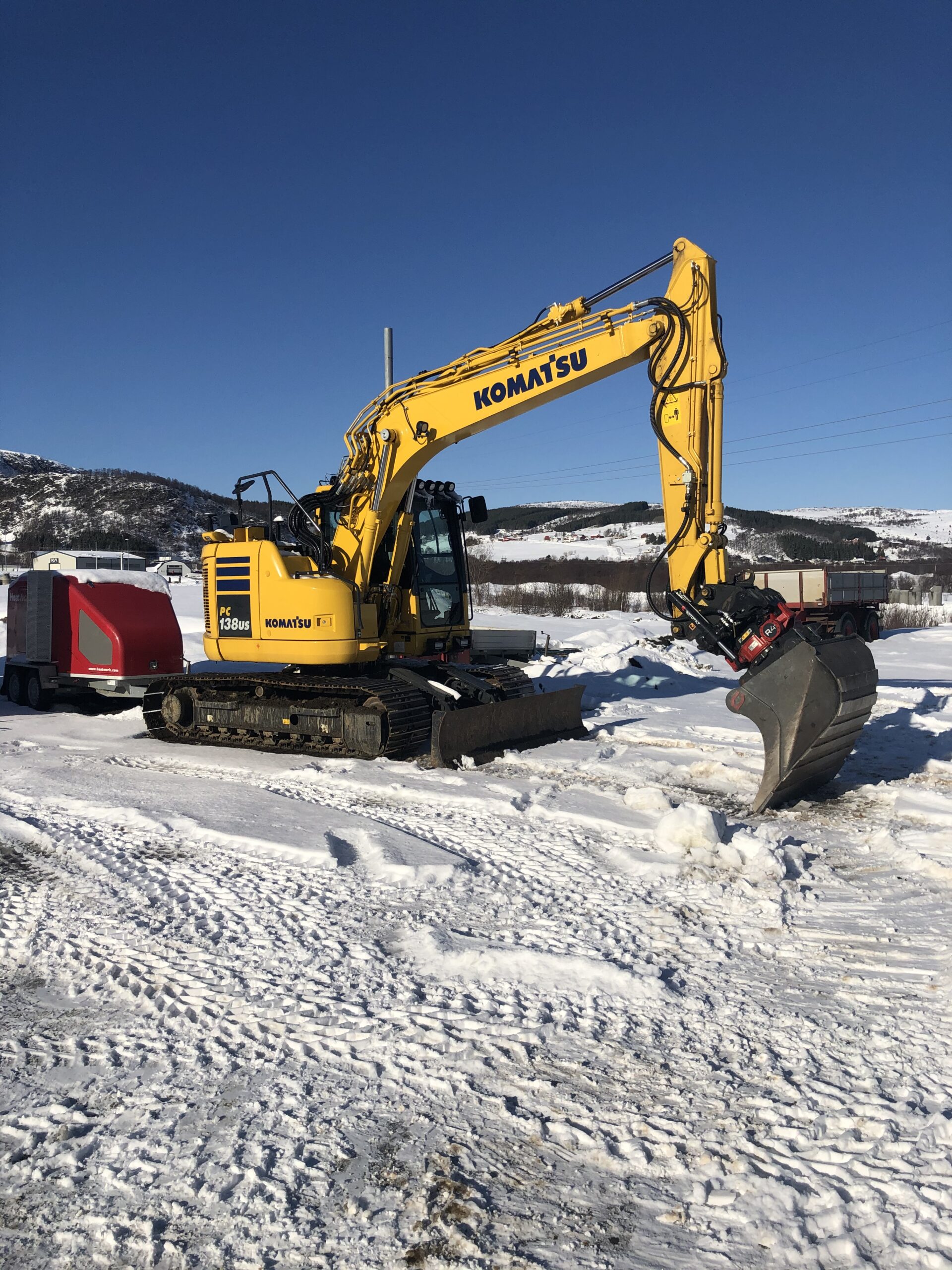 Røkenes Maskin AS | Komatsu PC138